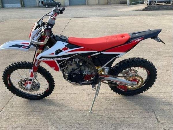 Fantic XEF250 2022 250cc - Power Start Bikes